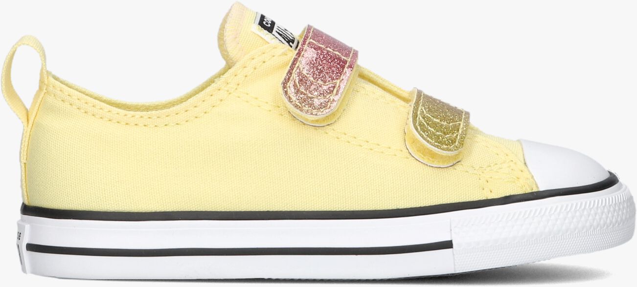 CONVERSE Baskets basses CHUCK TAYLOR ALL STAR 2V en jaune | Omoda