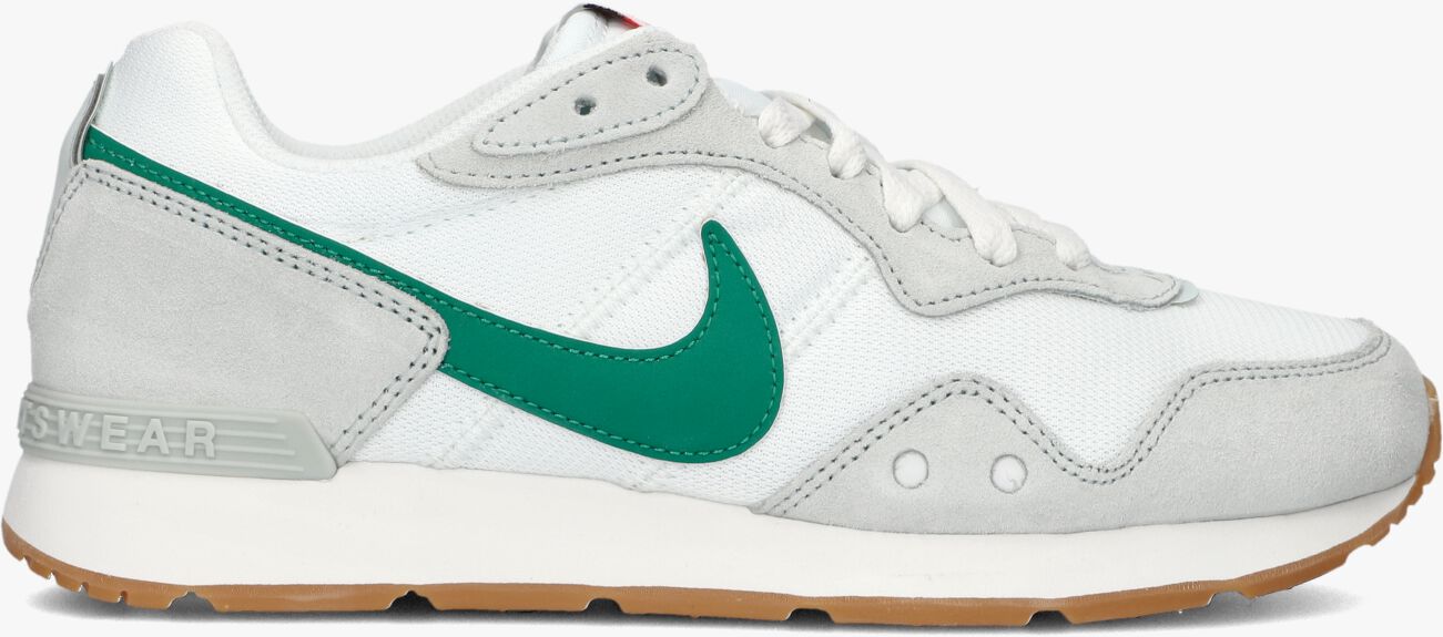 Witte NIKE Sneakers VENTURE RUNNER WMNS | Omoda