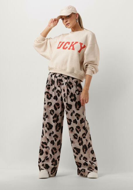 The fashion store that loves you back | Omoda