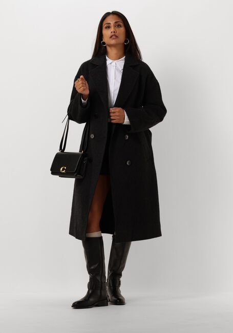 The fashion store that loves you back | Omoda