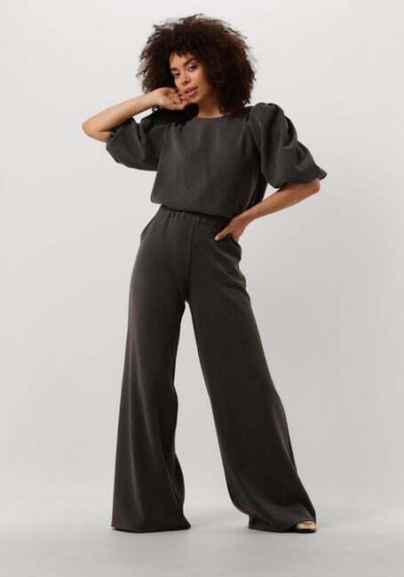 The fashion store that loves you back | Omoda