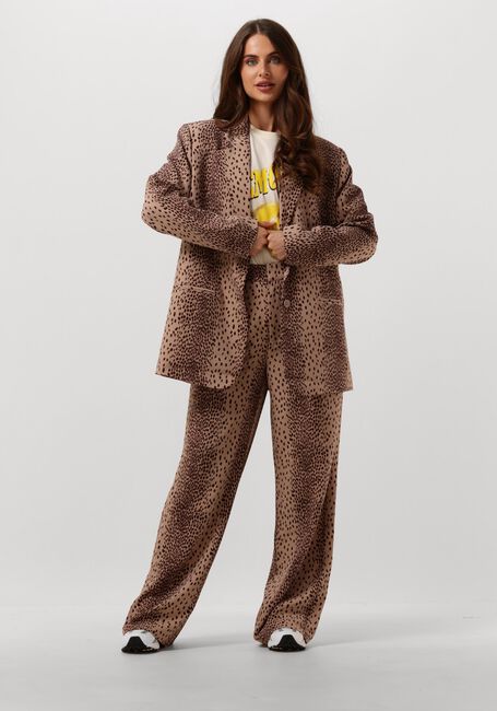 The fashion store that loves you back | Omoda