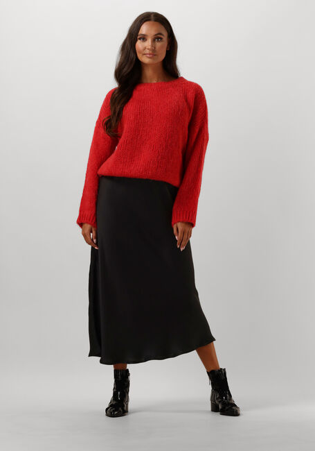 The fashion store that loves you back | Omoda