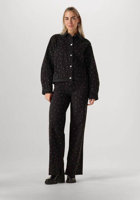 The fashion store that loves you back | Omoda