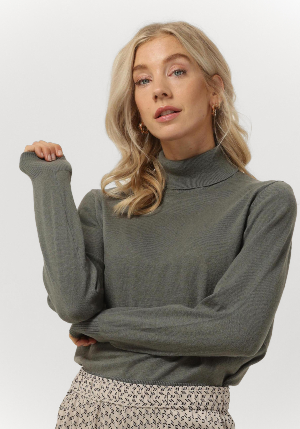 Olijf LEVETE ROOM Coltrui LR-VILKE 2 PULLOVER | Omoda