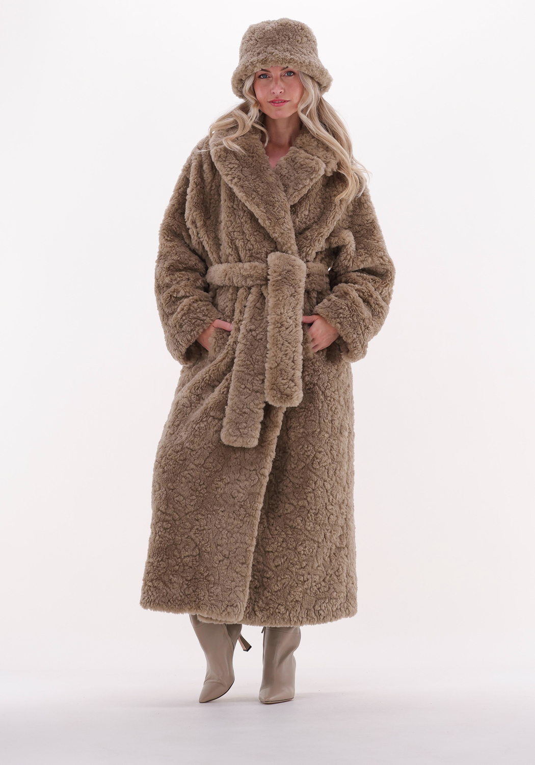 Bruine IBANA Teddy jas CUDDLE | Omoda